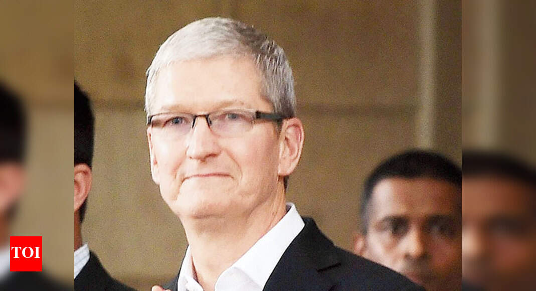 Tim Cook visits Gurgaon's Galleria Market | Gurgaon News - Times of India