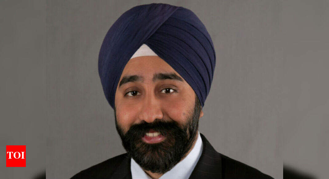 Sikh-American called terrorist by Trump supporter - Times of India