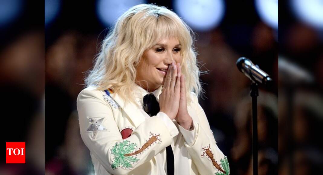 Kesha gets standing ovation after Billboard Awards performance ...