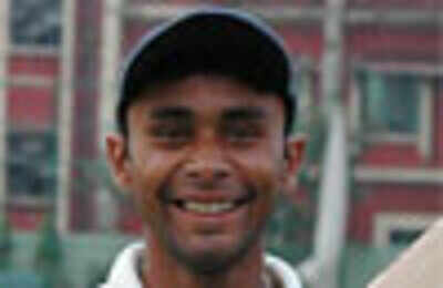 Rohan guides Bengal to 252/5 against Karnataka | New Zealand in India ...