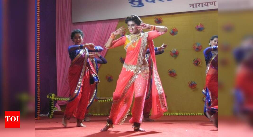 Sanskruti Balgude sizzles in new lavani | Marathi Movie News - Times of ...