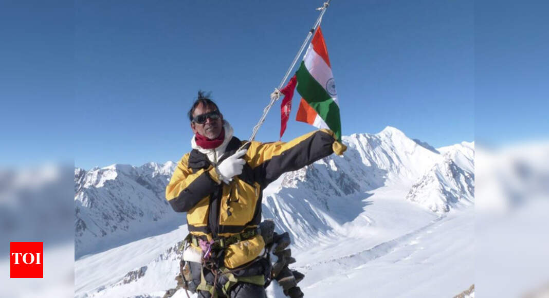 Missing Indian climber found dead on Mount Everest | India News - Times ...