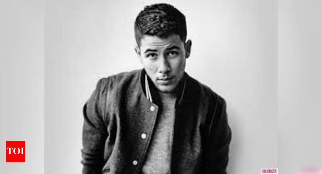 Nick Jonas tried to woo Rihanna | English Movie News - Times of India