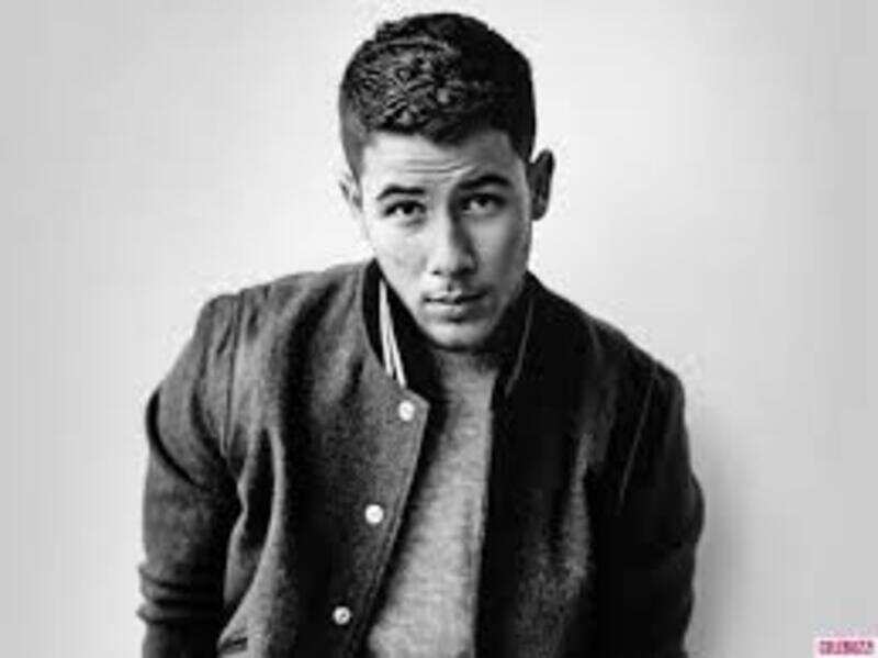Nick Jonas tried to woo Rihanna | English Movie News - Times of India