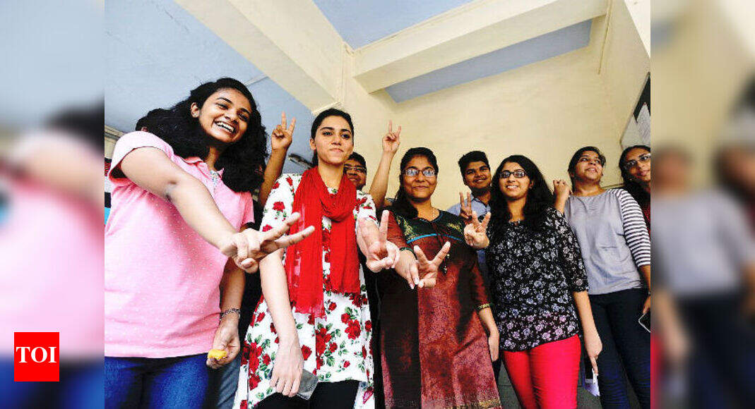 96.21 per cent pass Class 10 CBSE exam, girls outshine boys | India ...