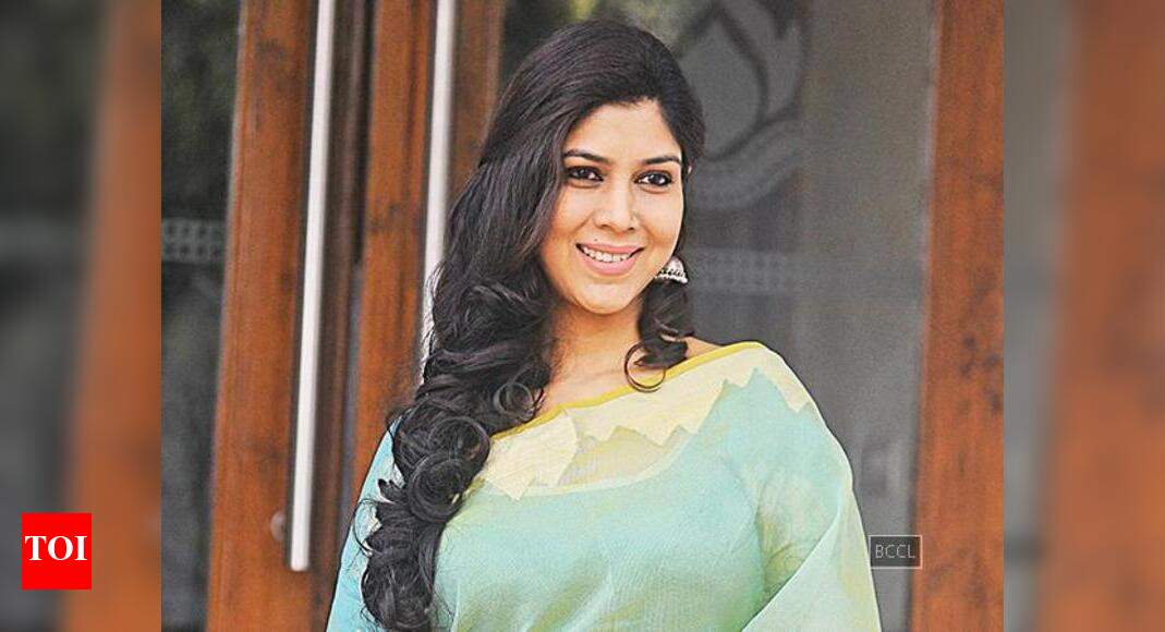 How Sakshi scored over Tabu - Times of India