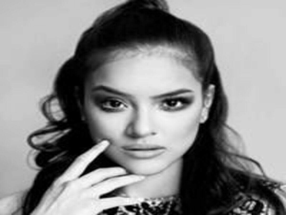 Michelle Leon crowned Miss Grand USA 2016