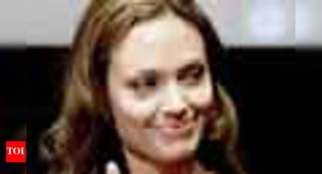 Angelina not adopting another child | English Movie News - Times of India