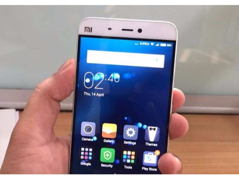 10 Android smartphones with best screens | Gadgets Now