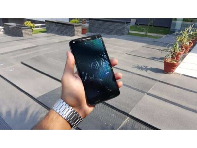 10 Android smartphones with best screens | Gadgets Now