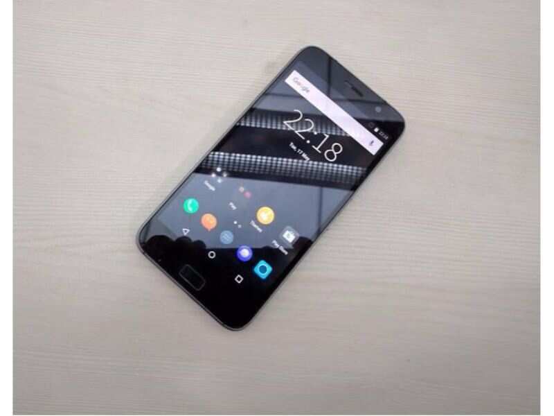 10 Android smartphones with best screens | Gadgets Now