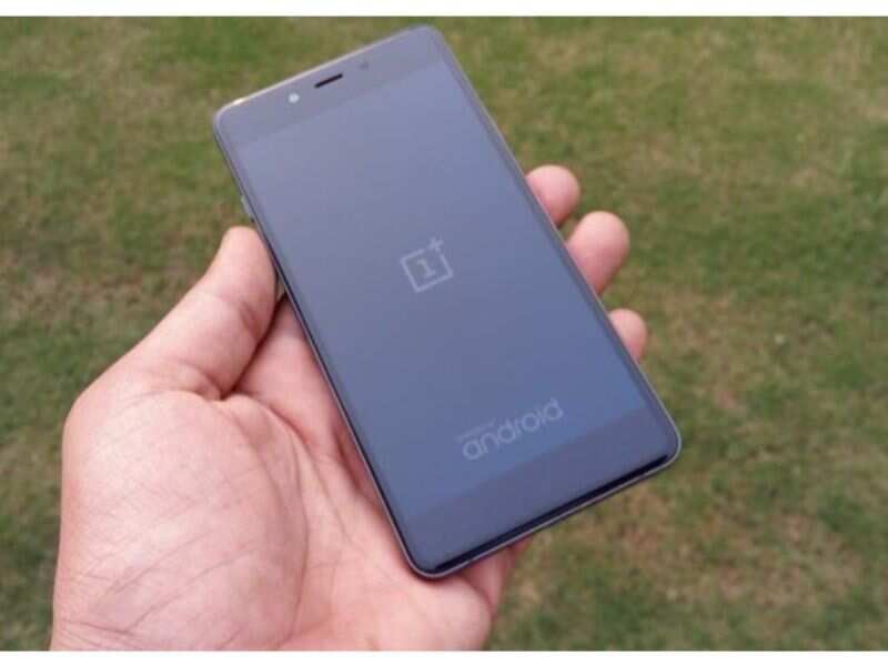 10 Android smartphones with best screens | Gadgets Now