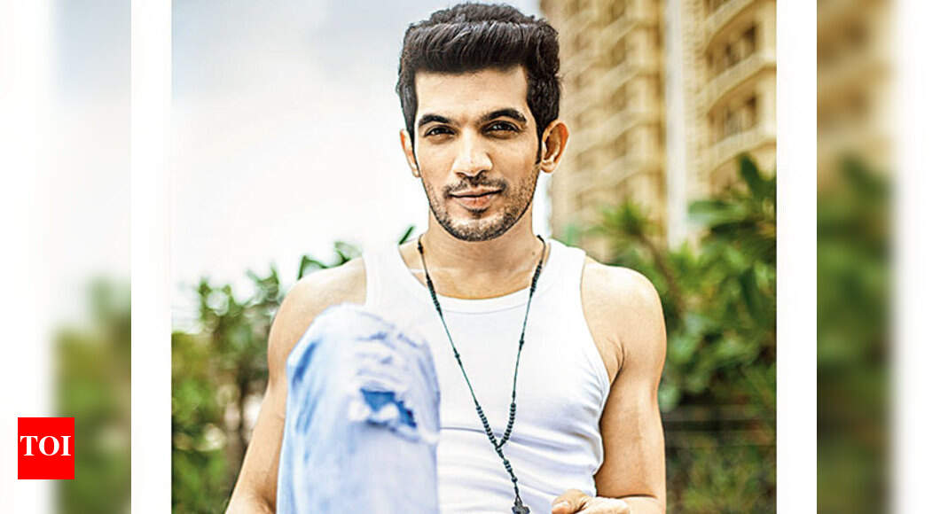 'Jhalak Dikhhla Jaa' costs Arjun Bijlani dearly - Times of India
