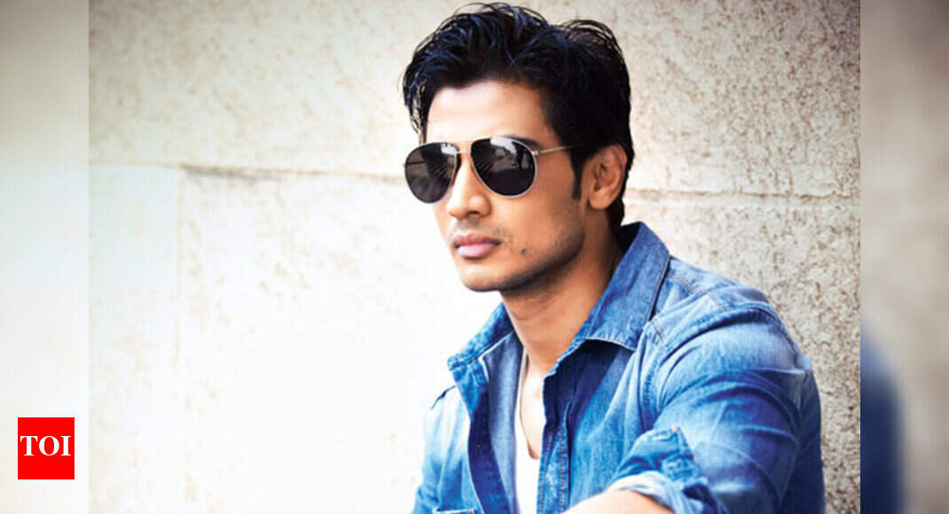 I don’t like what TV soaps depict here: Shiv Pandit - Times of India