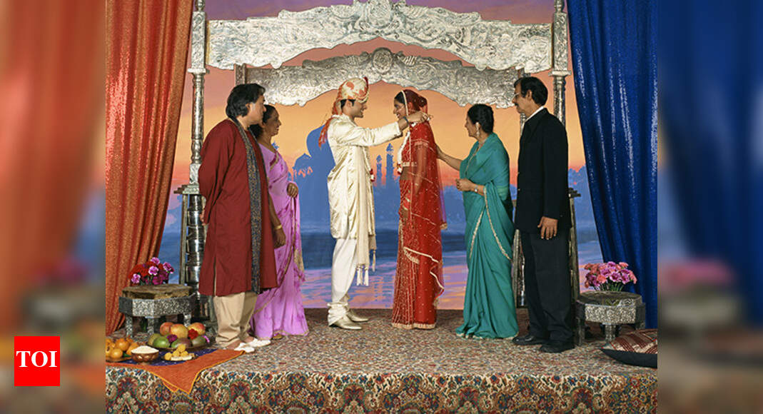 Millennials prefer intimate weddings to grand bashes - Times of India