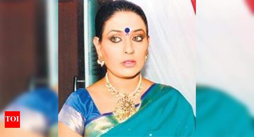 Manjulika's mother as 'Maha Chudail' in Colors' Kawach - Times of India
