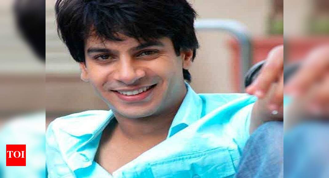 Watch: Karanveer Mehra reaches 25k followers, thanks fans - Times of India