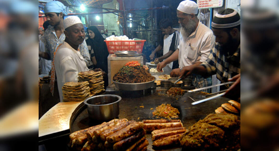 Specialized chefs give Ramzan delicacies a flavourful twist – Food ...