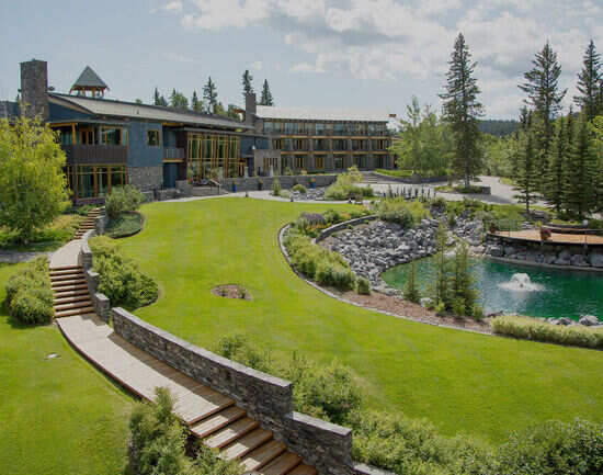 Azuridge Estate Hotel, Calgary - Get Azuridge Estate Hotel Hotel ...