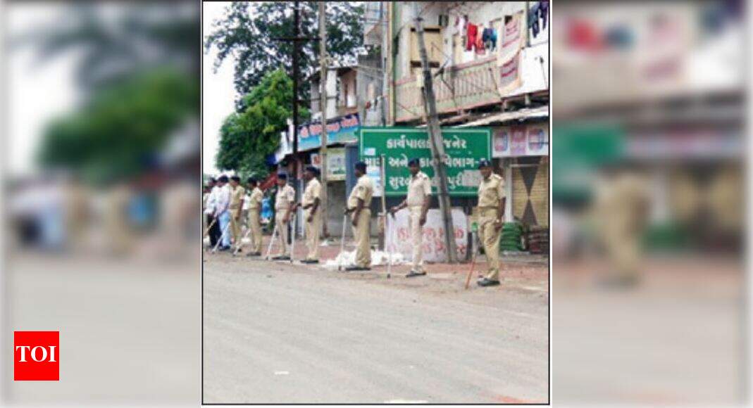Eid festivities sour as mob resorts to violence in Anaval | Surat News ...