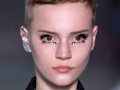 Ear make-up is the latest in body art - Times of India