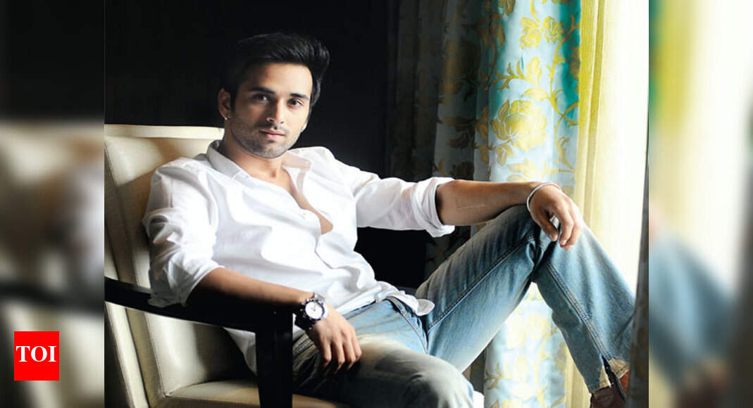 Pulkit Samrat and Shweta Rohira met at Salman Khan's Eid party | Hindi ...