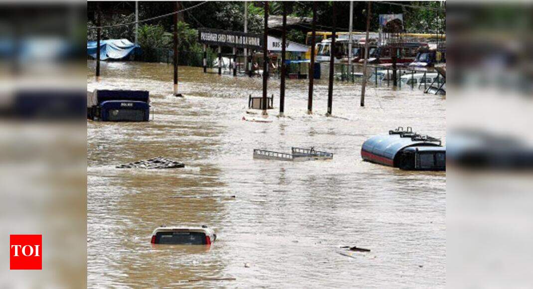 As city celebrates, slum-dwellers struggle with flood water | Kolhapur ...