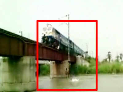 Boys' train stunt video goes viral, probe ordered | Ghaziabad News ...