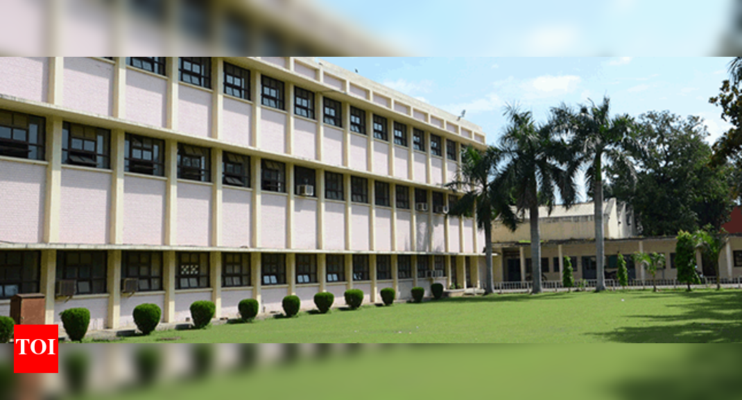 Course on Nanotechnology for electronic and photonic devices concludes ...