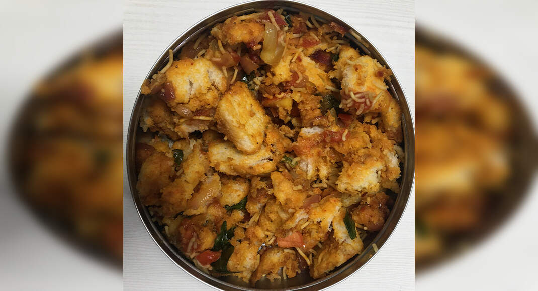 Bread Poha Recipe: How to make Bread Poha at Home | Homemade Bread Poha ...