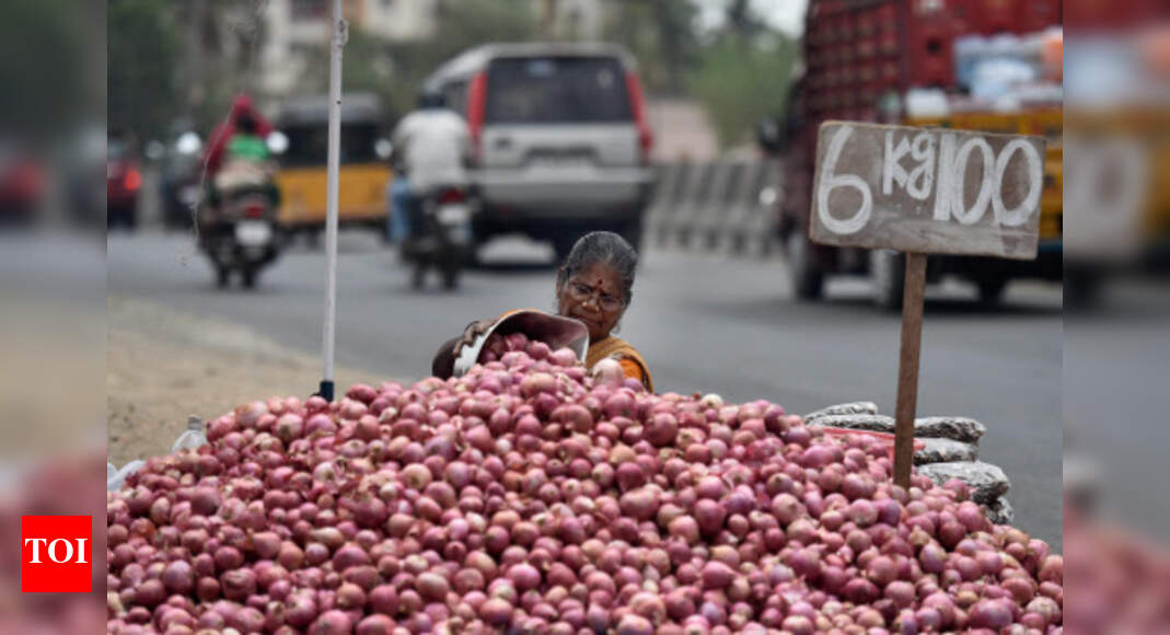 Onion farmers earn more by selling directly | Nashik News - Times of India