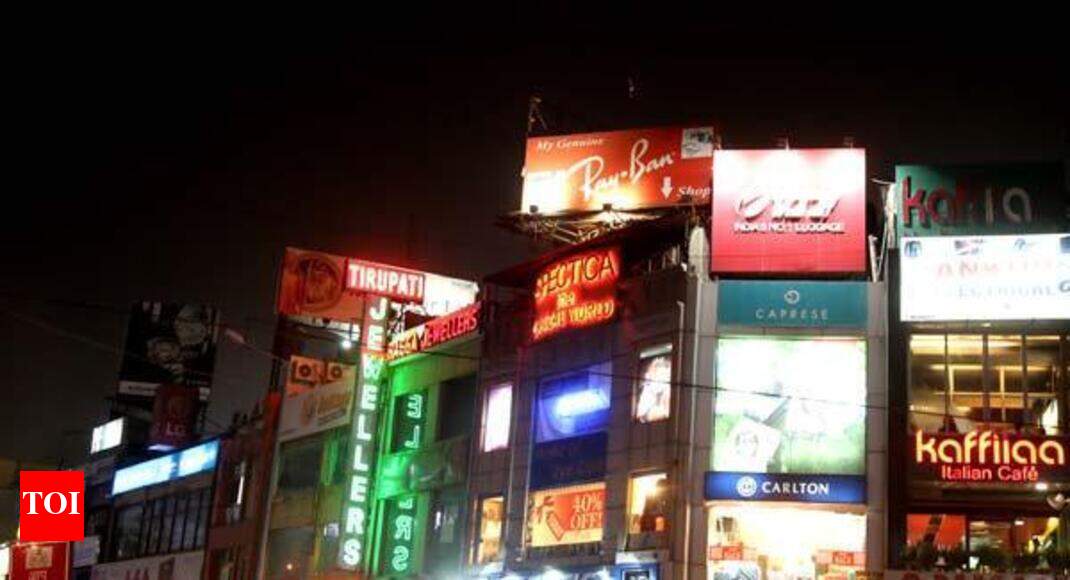 How ‘young’ Noida Sector 18 market turned into a family zone | Noida ...