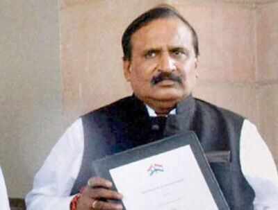 UP chief secretary shocked by ground realities at villages | Meerut ...