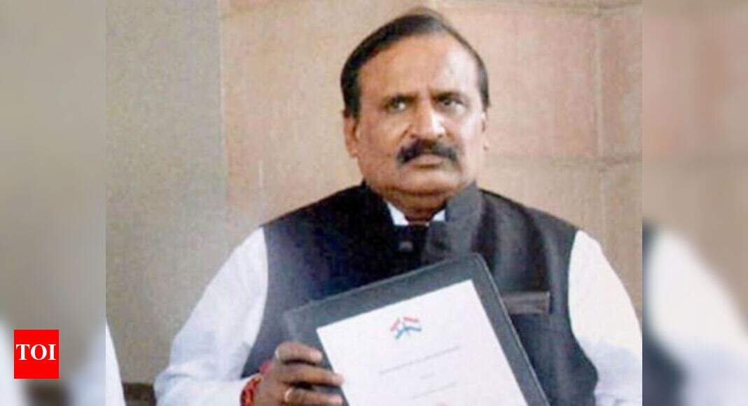 UP chief secretary shocked by ground realities at villages | Meerut ...