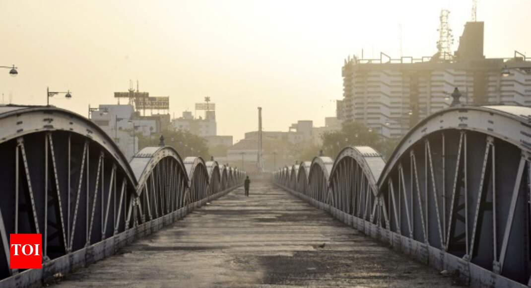 Amdavadis say cheers to Ellis Bridge turning walkway | Ahmedabad News ...