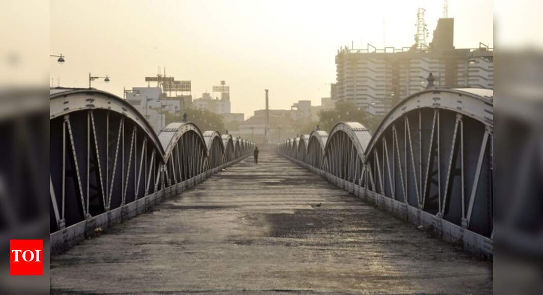 Amdavadis say cheers to Ellis Bridge turning walkway | Ahmedabad News ...
