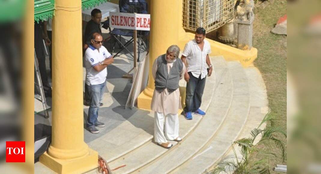 Burdawan Rajbari to host Srijit's team | Bengali Movie News - Times of ...