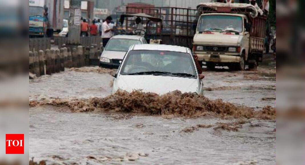 Just 45 mins of rain brings Gurgaon to standstill | Gurgaon News ...