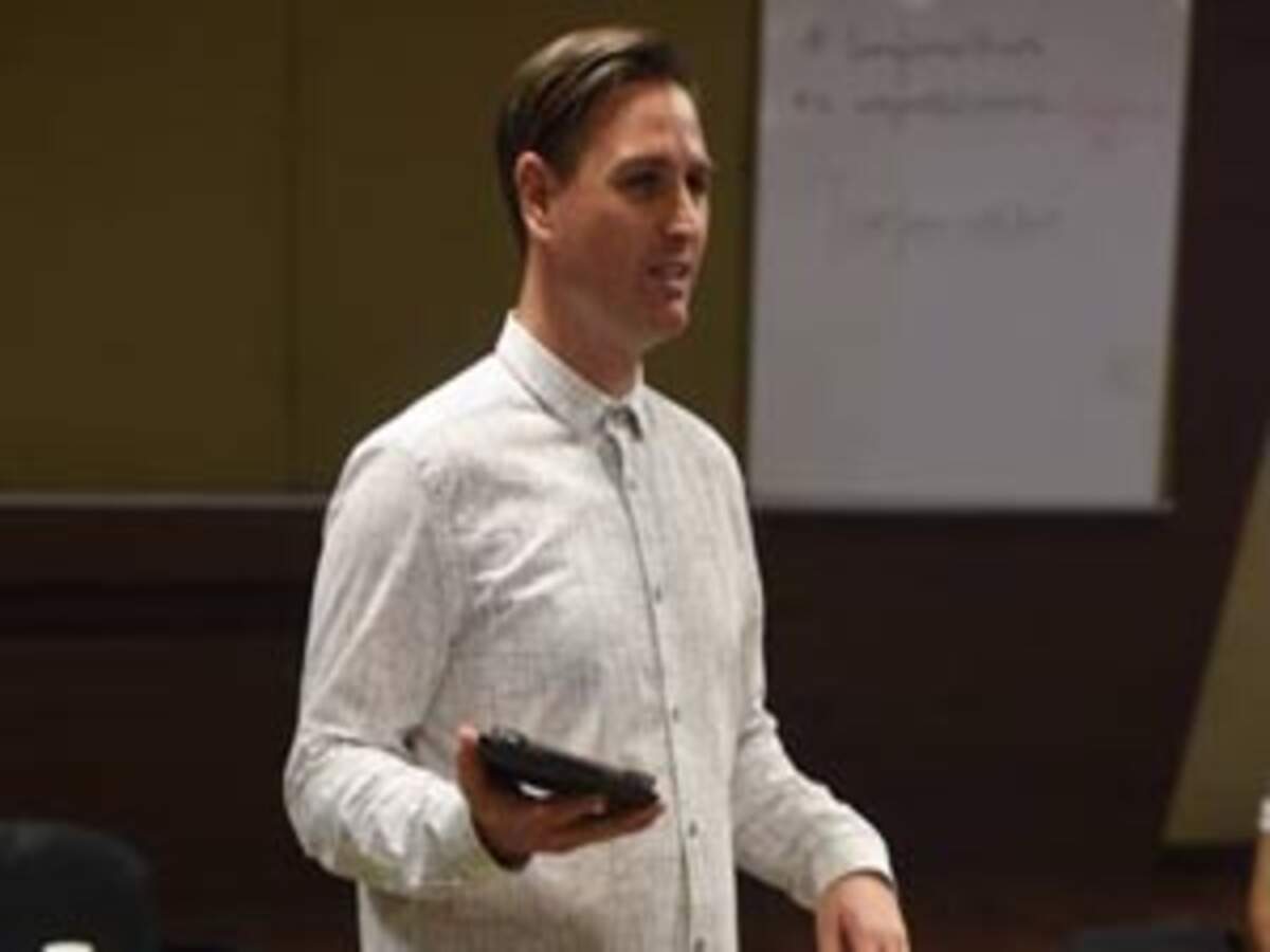 Campus Princess 2016 season 2: Ryan Waters motivational talk