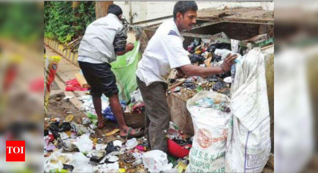 Pourakarmikas plod on amid inhuman working conditions | Bengaluru News ...