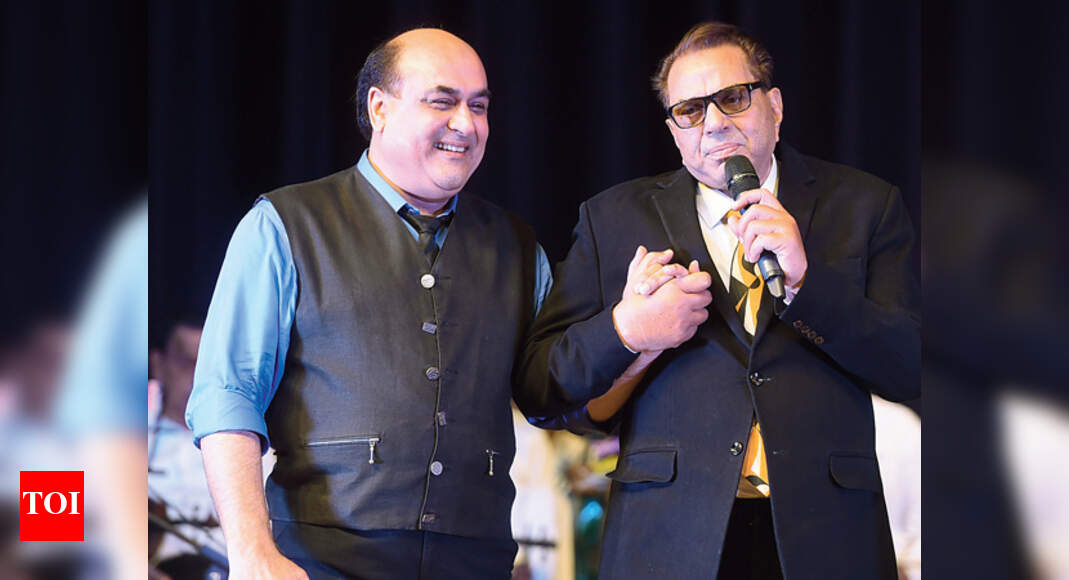 Dharmendra pays tribute to Mohammed Rafi | Hindi Movie News - Times of ...