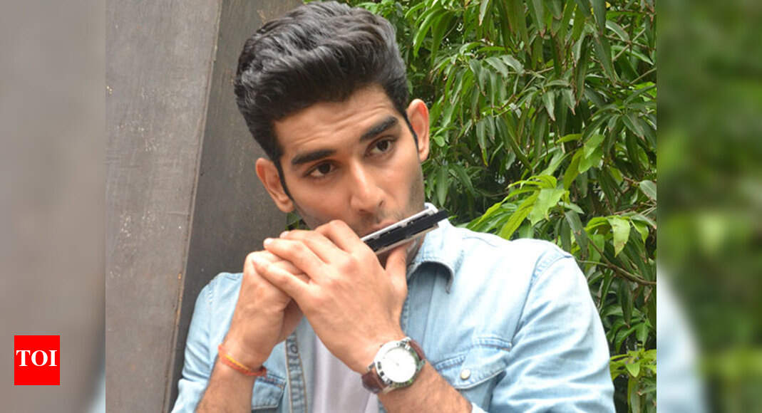 Priyansh Jora turns student for his character - Times of India
