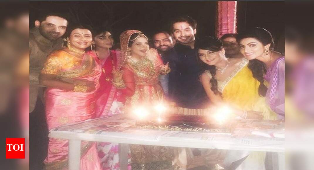'Thapki Pyar Ki' completes 400 episodes, team celebrates success ...