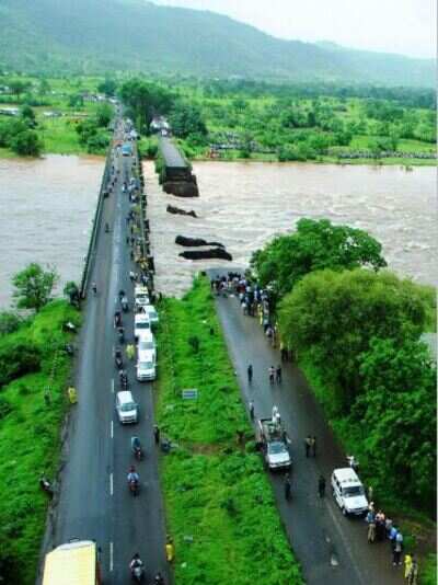 Three bodies brought to Mumbai | Mumbai News - Times of India