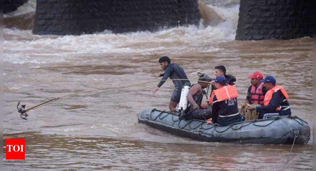 Mahad bridge collapse: 3 more bodies spotted, toll rises to 17 | Mumbai ...