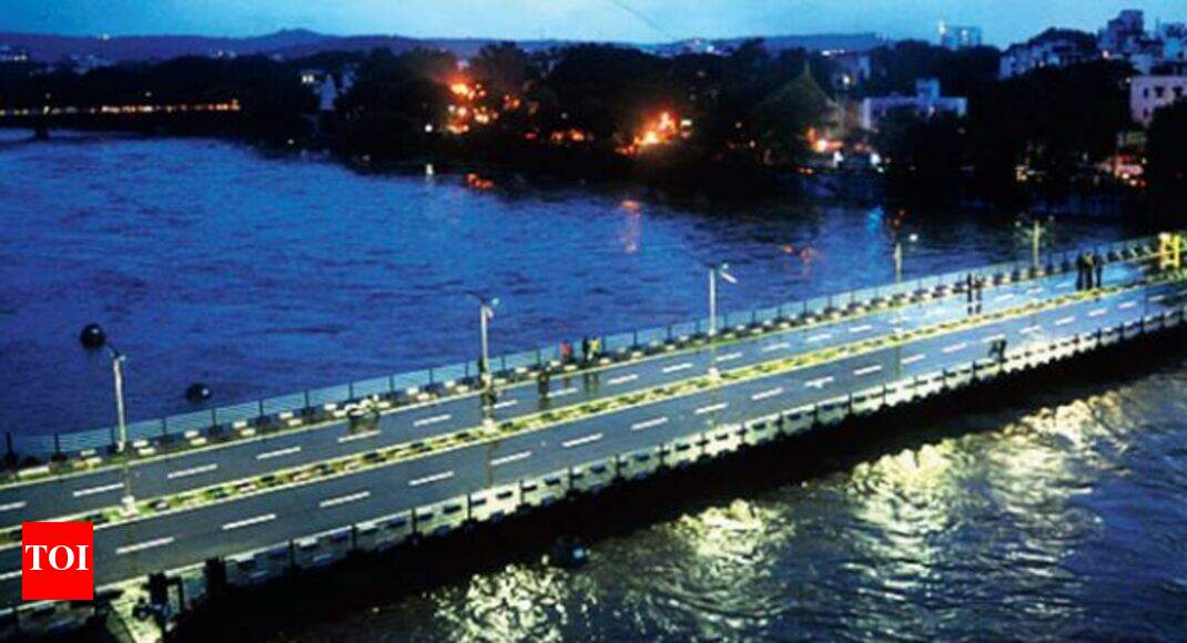 4 Pune bridges shut for first time in decade, tourists cancel I-Day ...