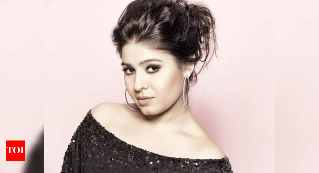 People want to listen to new singers: Sunidhi | Hindi Movie News ...