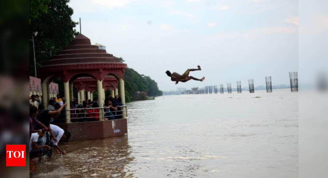IITian walks across Ganga to chronicle life by the river | Patna News ...