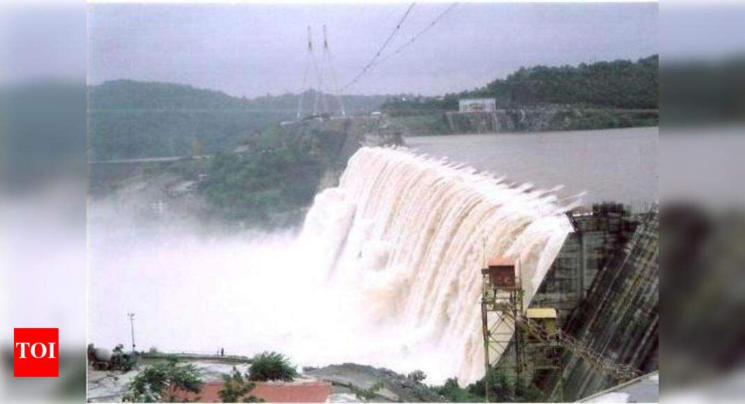 6 gates of Koyna dam opened to release water | Kolhapur News - Times of ...