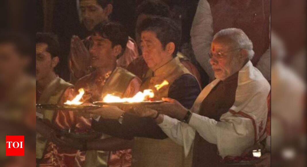 Selfie love knows no age bar | Varanasi News - Times of India